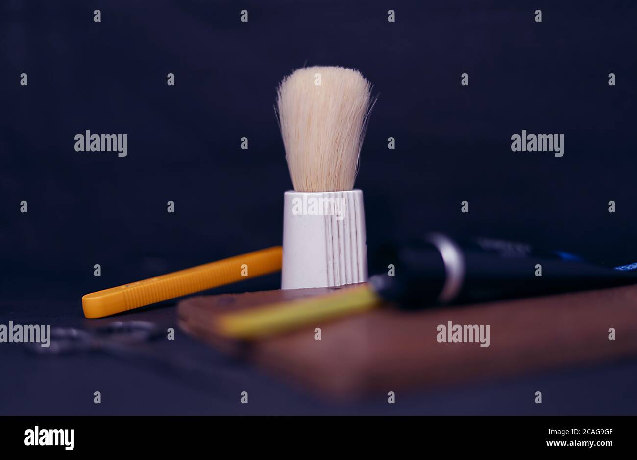 hairdresser's tools razors, scissors Stock Photo - Alamy