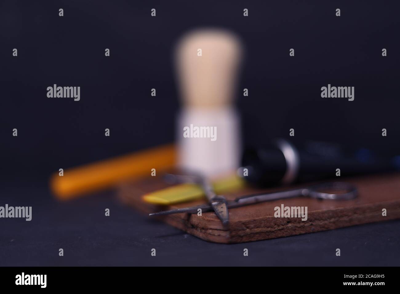 hairdresser's tools razors, scissors Stock Photo - Alamy