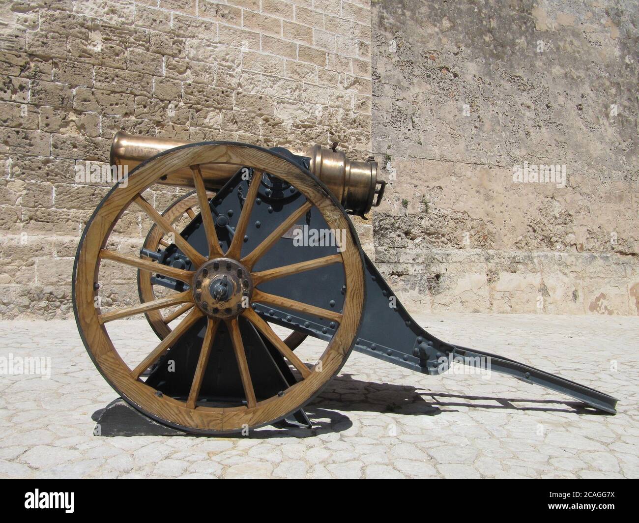Old wheeled war cannon Stock Photo - Alamy