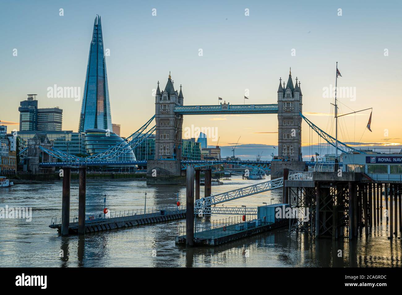 Sunset london river hi-res stock photography and images - Alamy