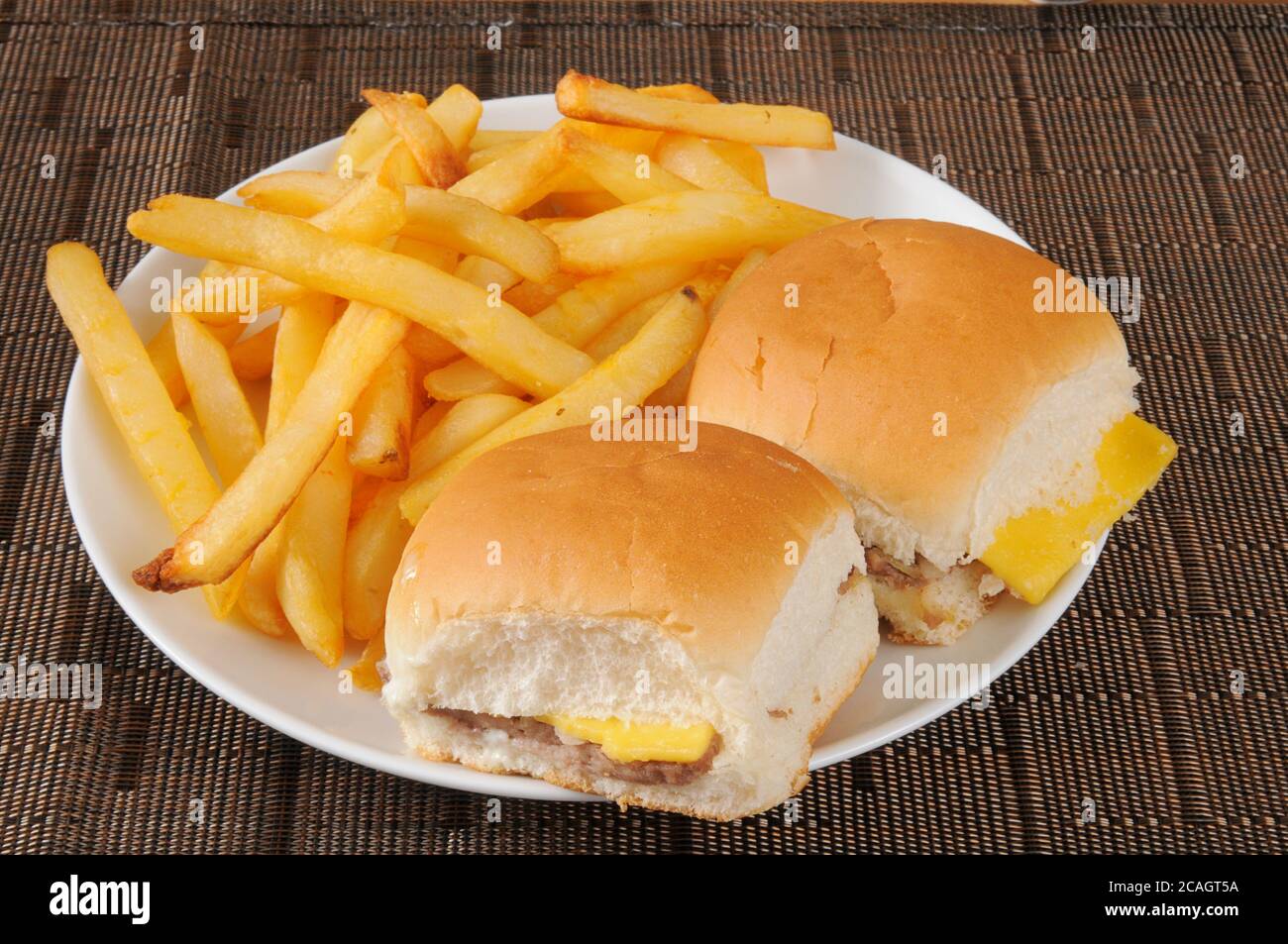 Two cheeseburgers hi-res stock photography and images - Alamy