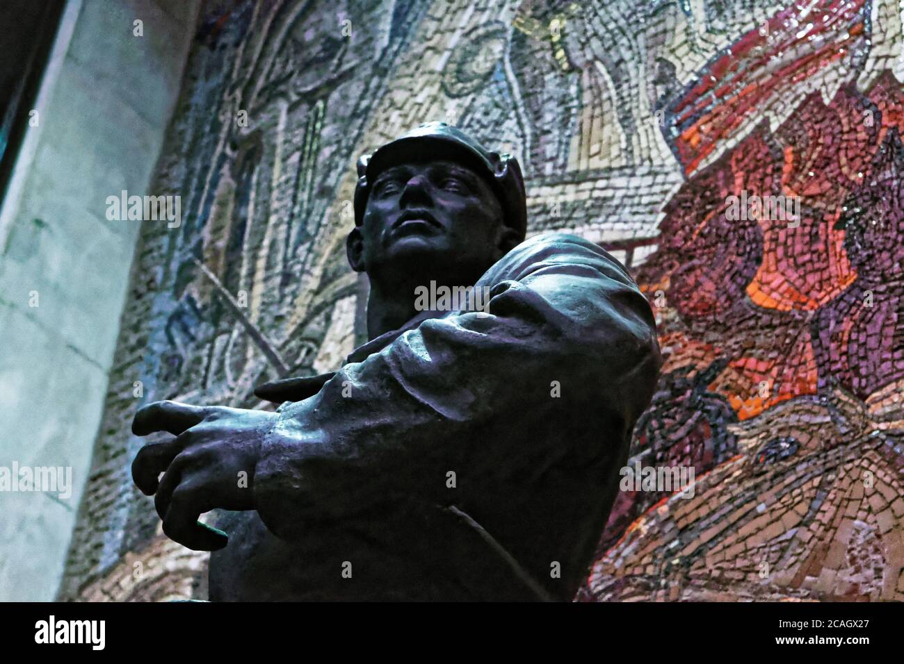 Red army soldier sculpture hi-res stock photography and images - Alamy