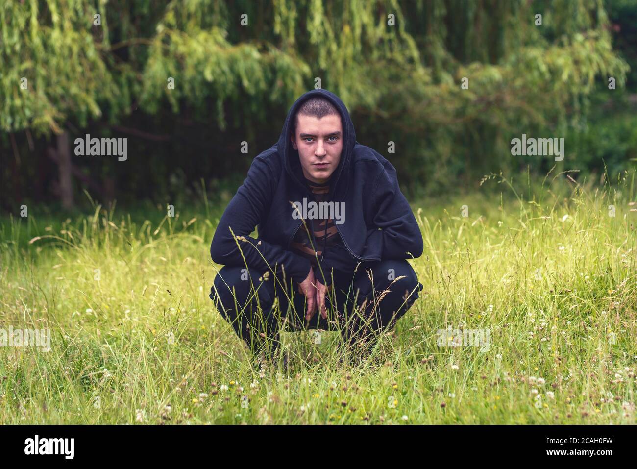 Black man, hoodie, profile hi-res stock photography and images - Alamy