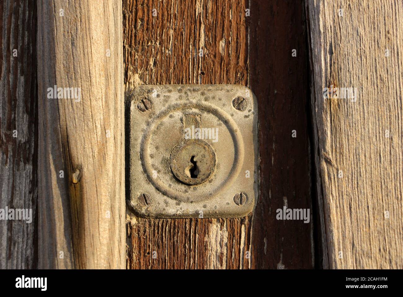 Old yale lock hi-res stock photography and images - Alamy