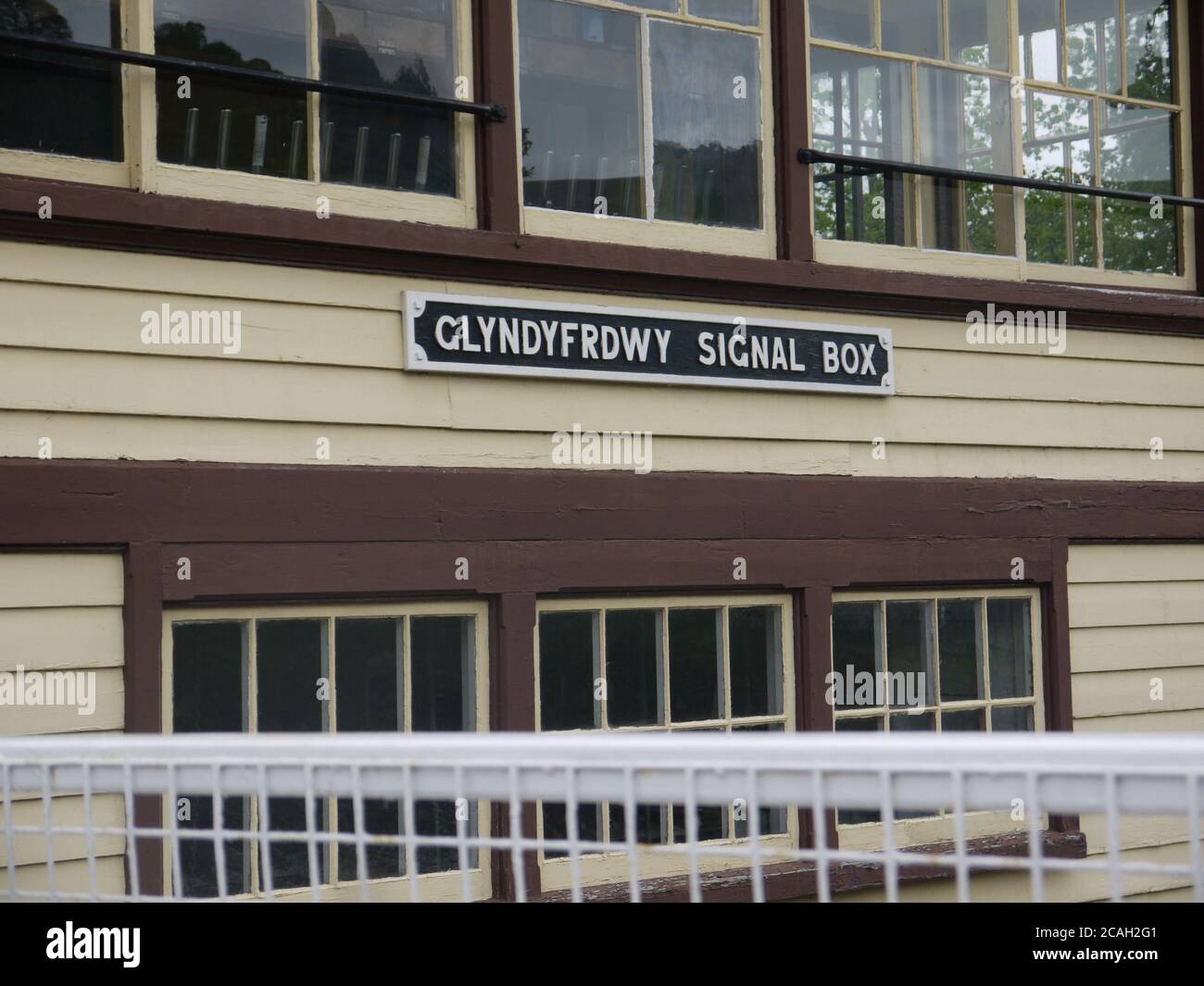 Old fashioned signal box hi-res stock photography and images - Alamy