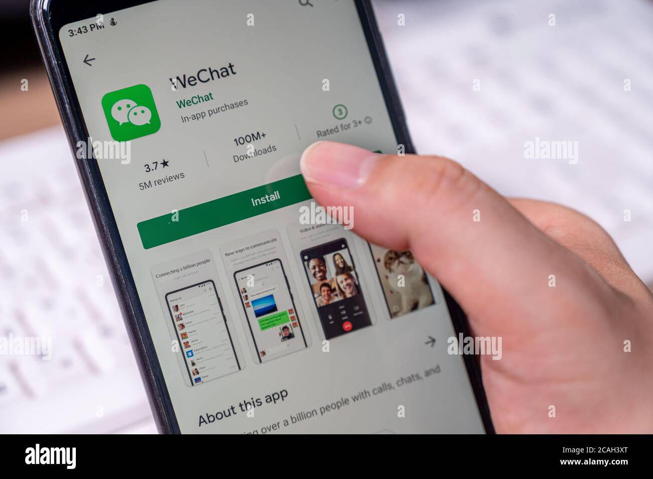 Wechat logo hi-res stock photography and images - Alamy