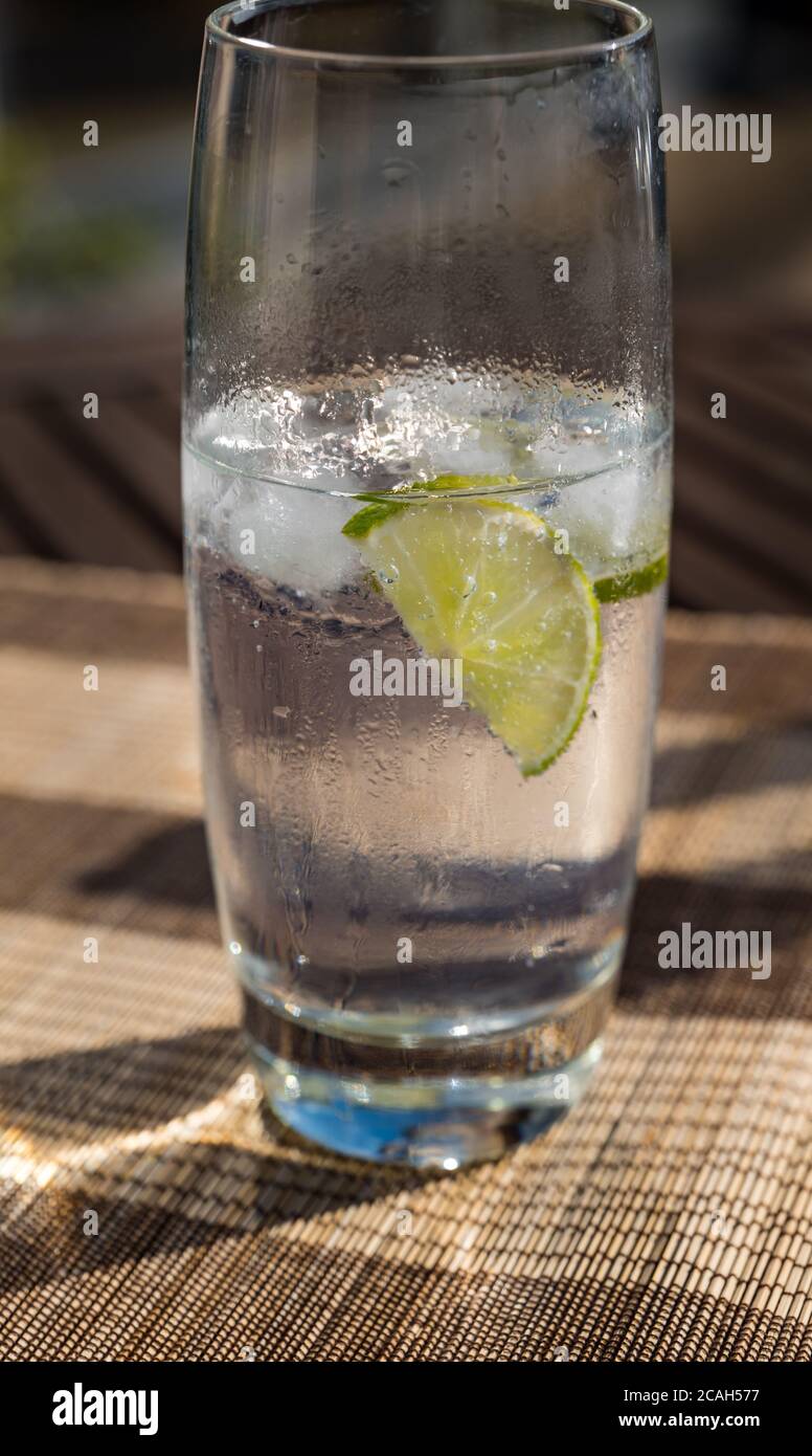 Glass of gin hi-res stock photography and images - Alamy