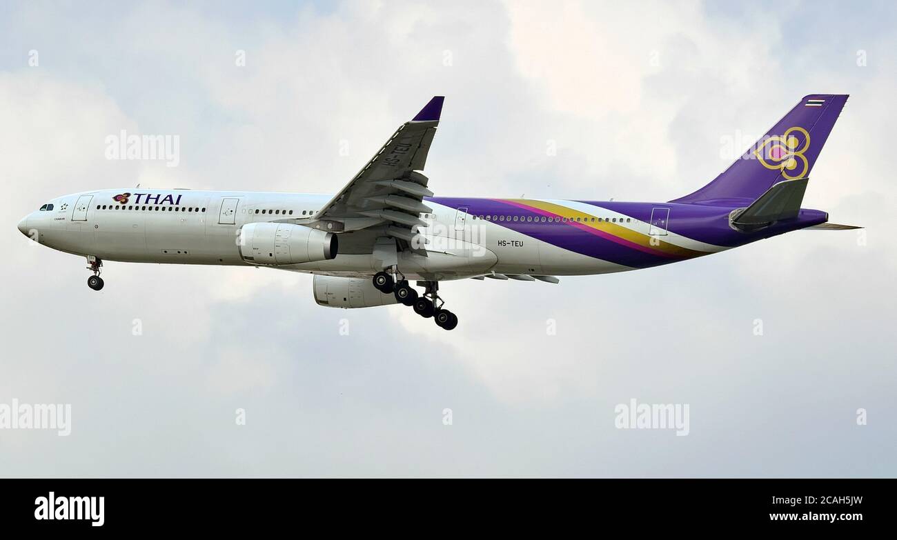 Thai airways cargo hi-res stock photography and images - Alamy