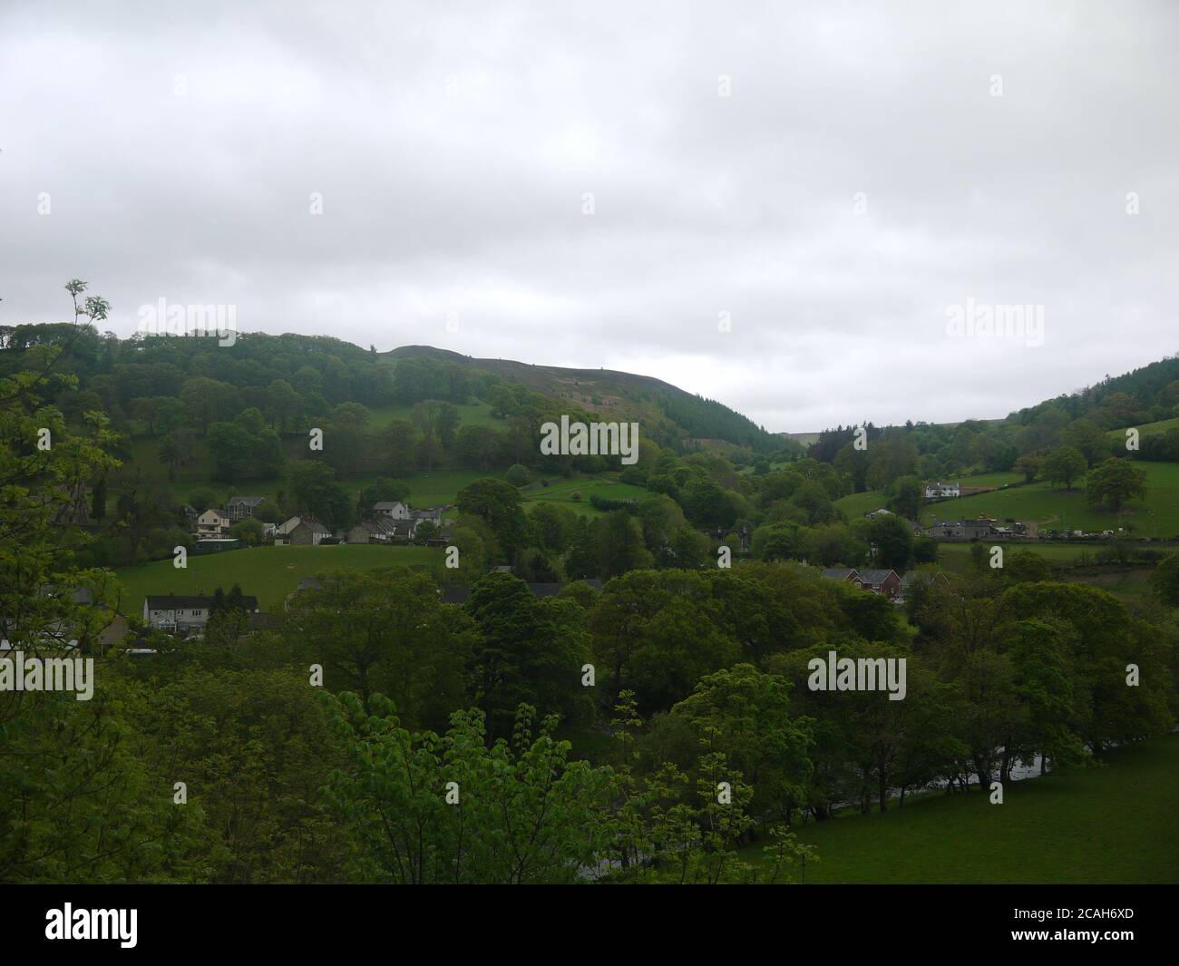 Hillside skyline hi-res stock photography and images - Alamy
