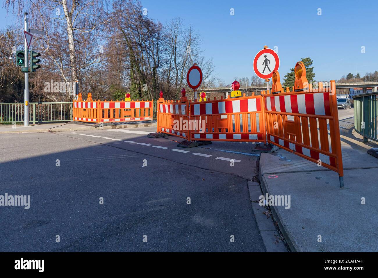 Go Sign Pedestrian Crossing High Resolution Stock Photography and ...