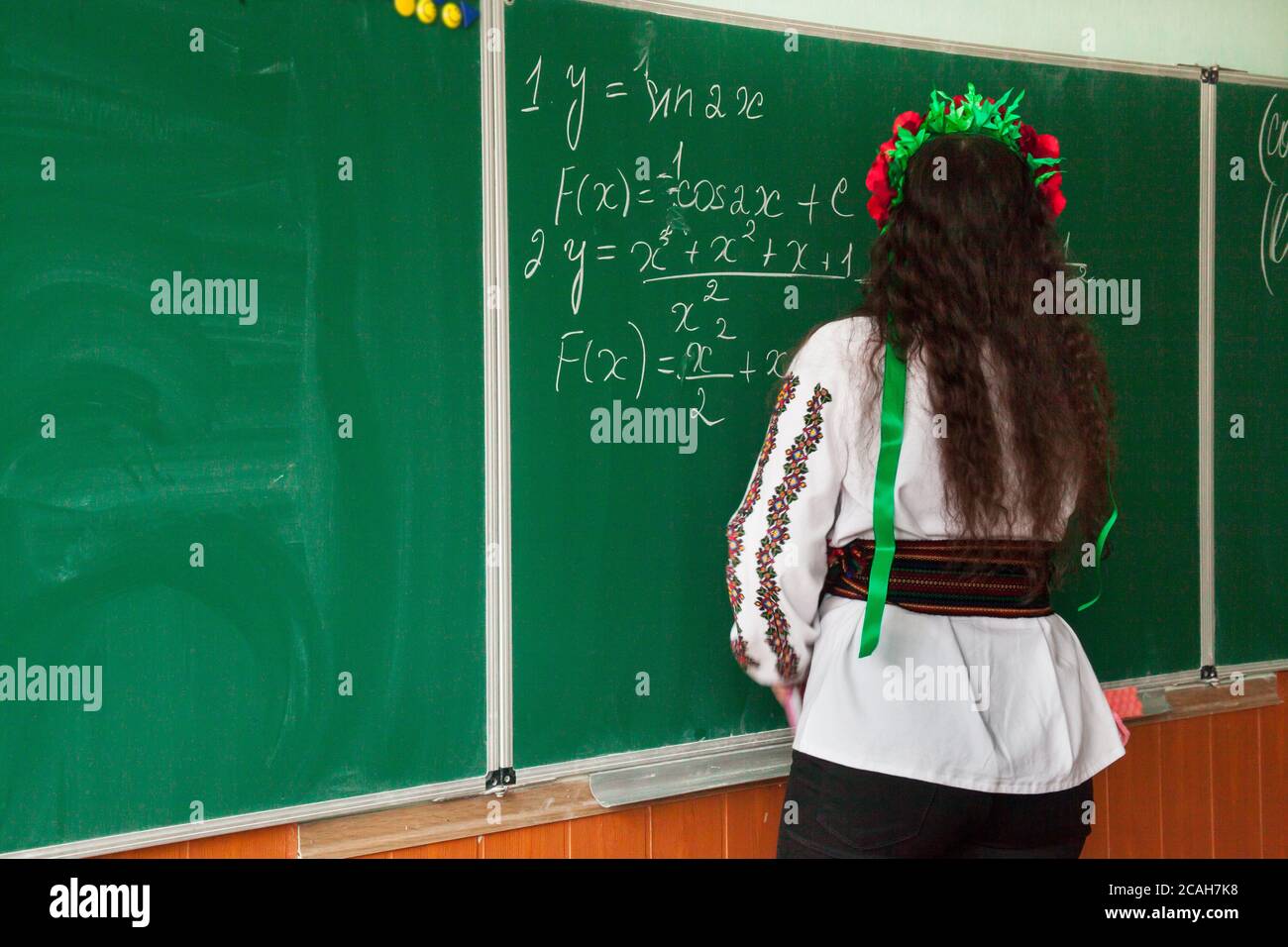 Complex math formulas on chalkboard hi-res stock photography and images ...