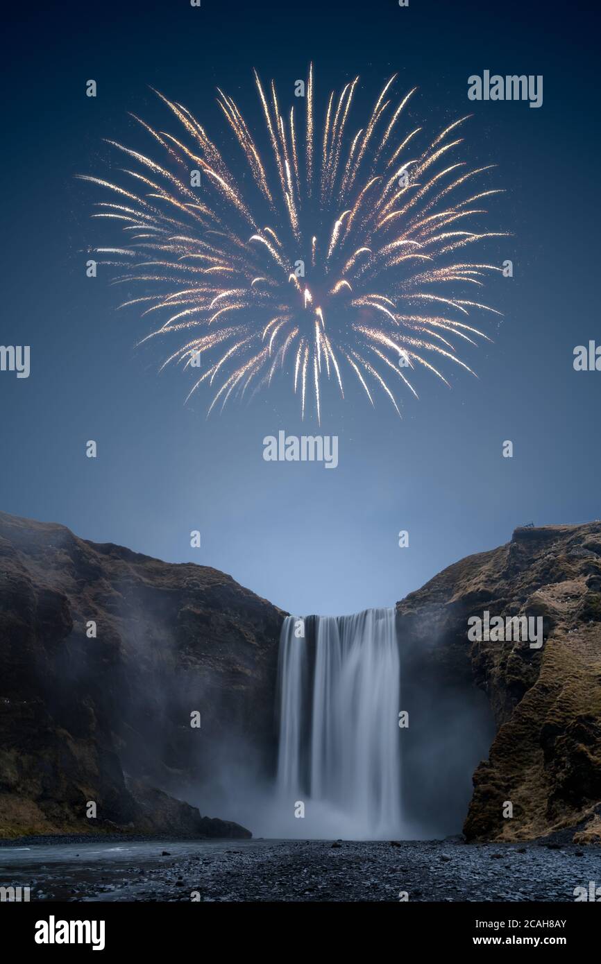 Fireworks waterfall hi-res stock photography and images - Alamy