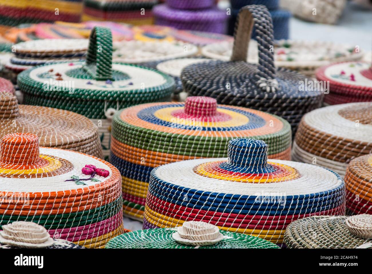 African craftwork hi-res stock photography and images - Alamy