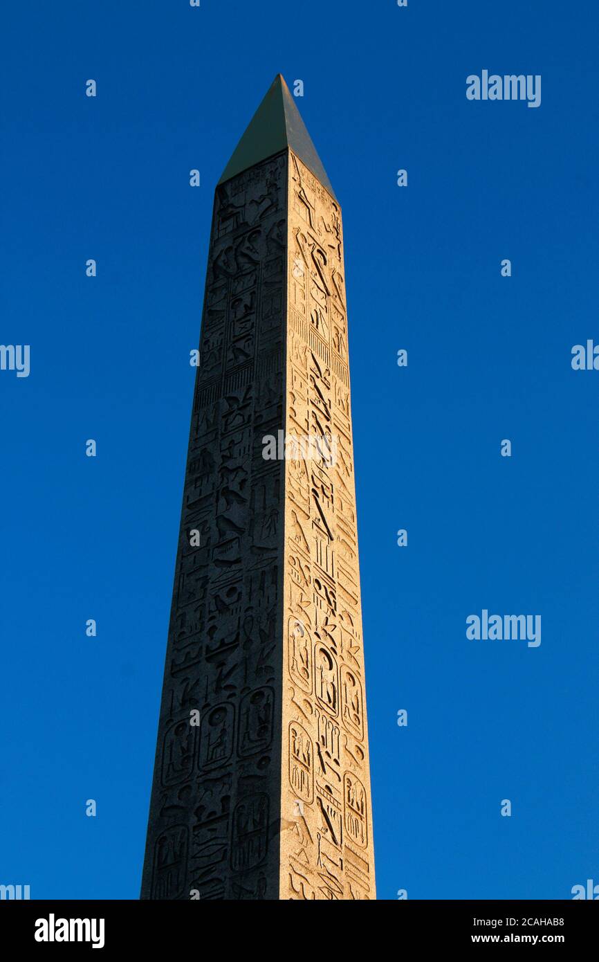 Luxor obelisk am place de la concorde hi-res stock photography and ...