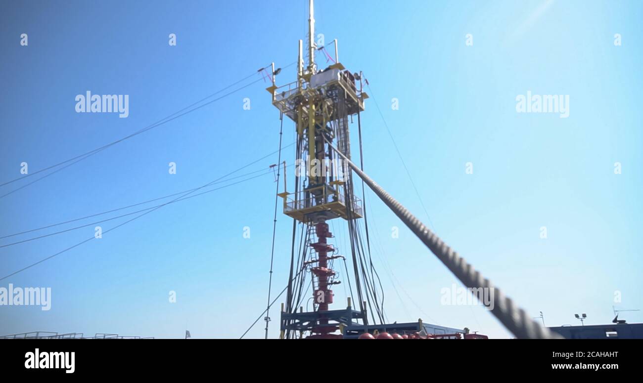 Oil rig offshore pipeline hi-res stock photography and images - Alamy