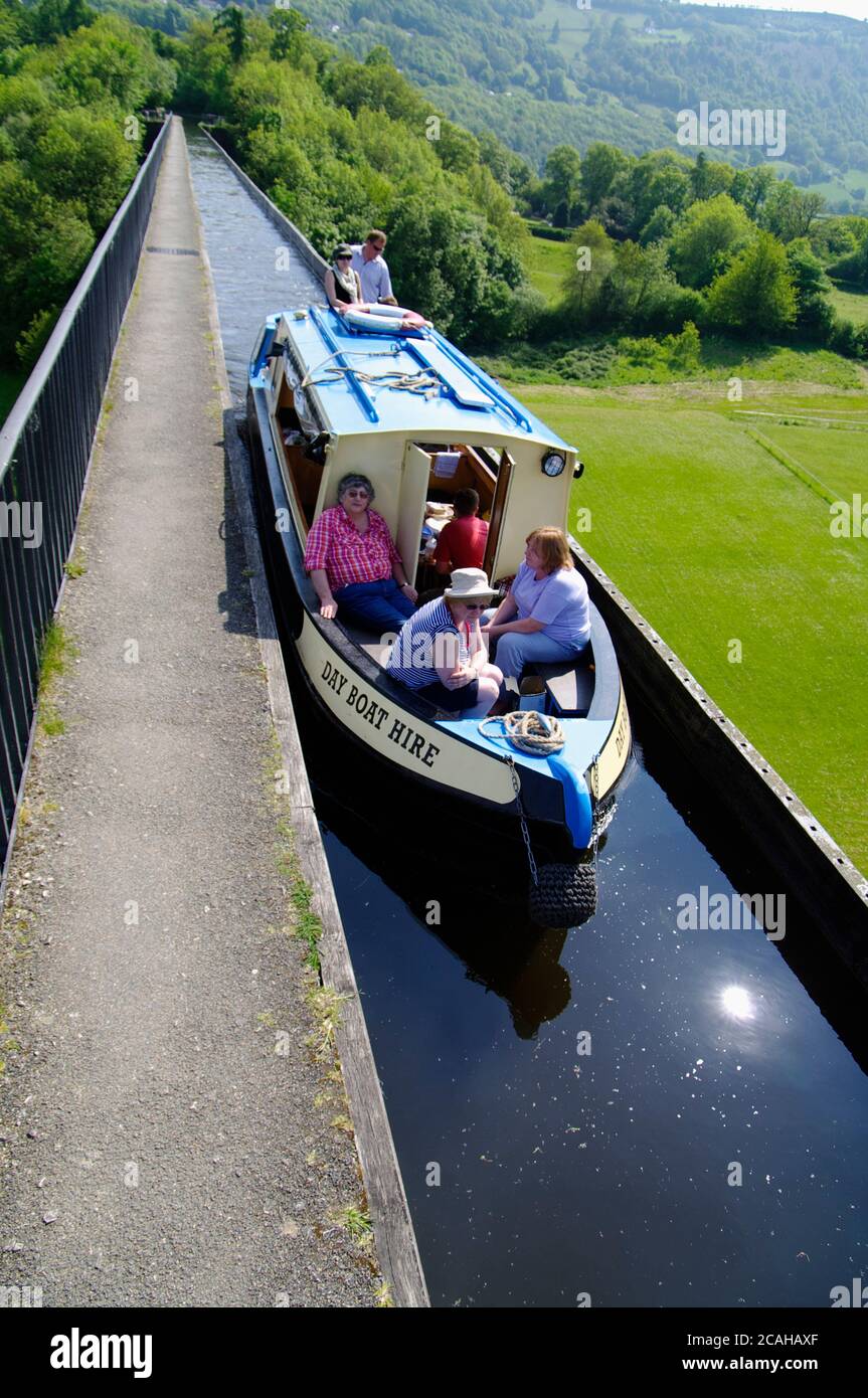 Pontcysyllte aqueduct north east wales hi-res stock photography and ...
