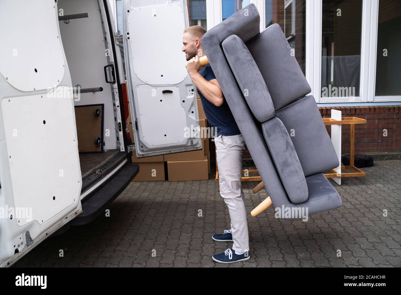 Furniture delivery man hi-res stock photography and images - Alamy