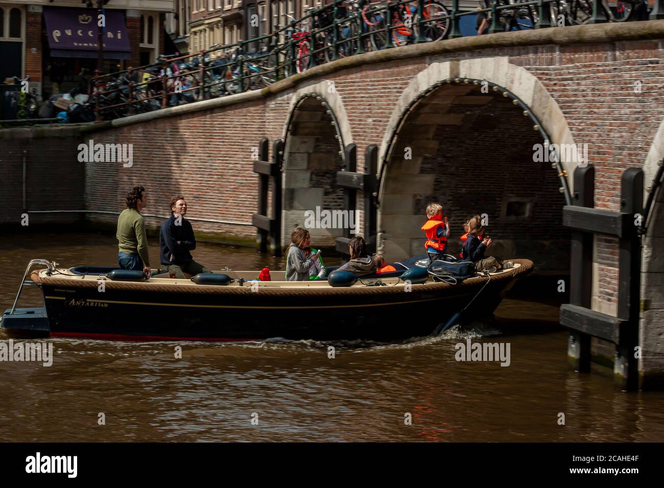 Small river boat hi-res stock photography and images - Alamy