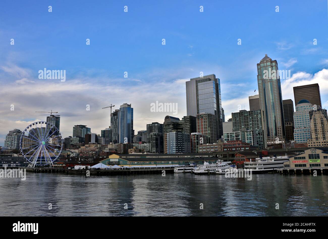 Seattle downtown view with landscapes hi-res stock photography and ...