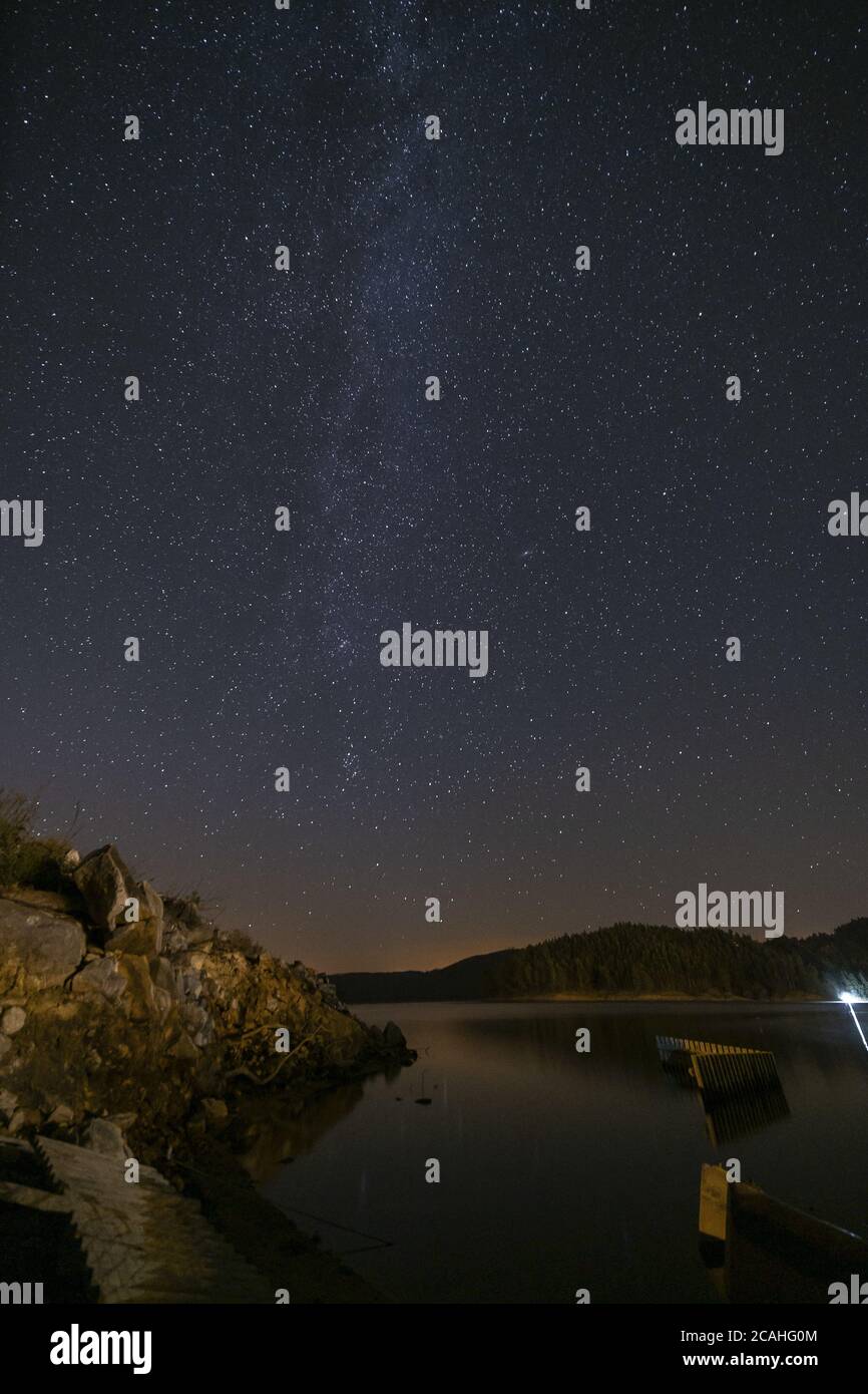 Beautiful stars shining in the sky at night - great for wallpapers ...