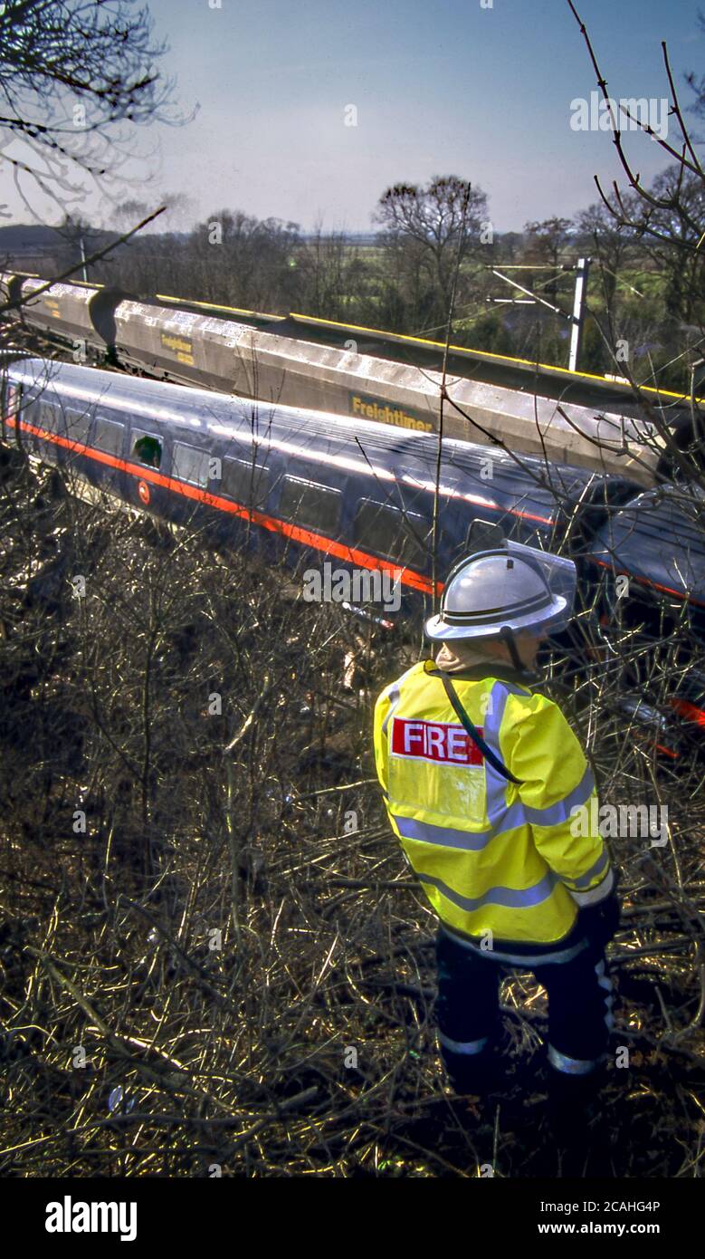 Disaster accident emergency services wreckage debris hi-res stock ...