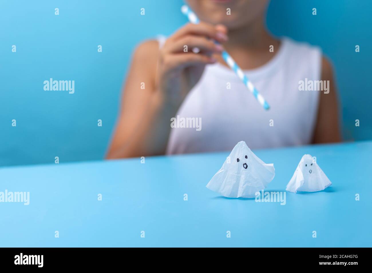 Kids autumn crafts hi-res stock photography and images - Alamy