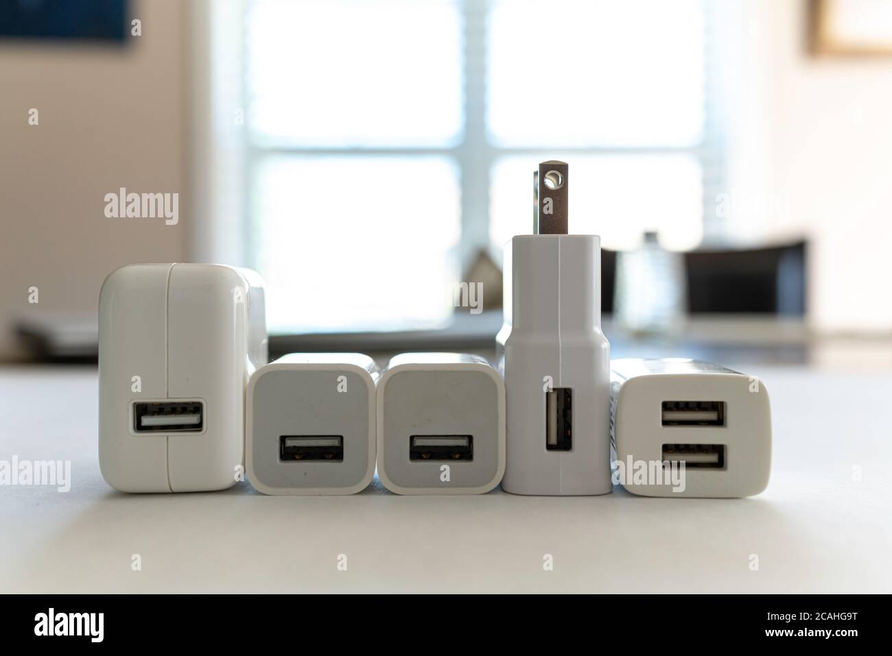 Charge cell phones hi-res stock photography and images - Alamy