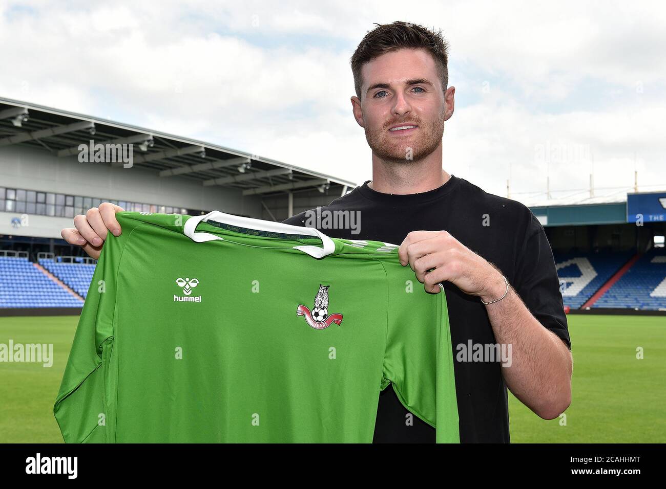 Oldham goalkeeper hi-res stock photography and images - Alamy