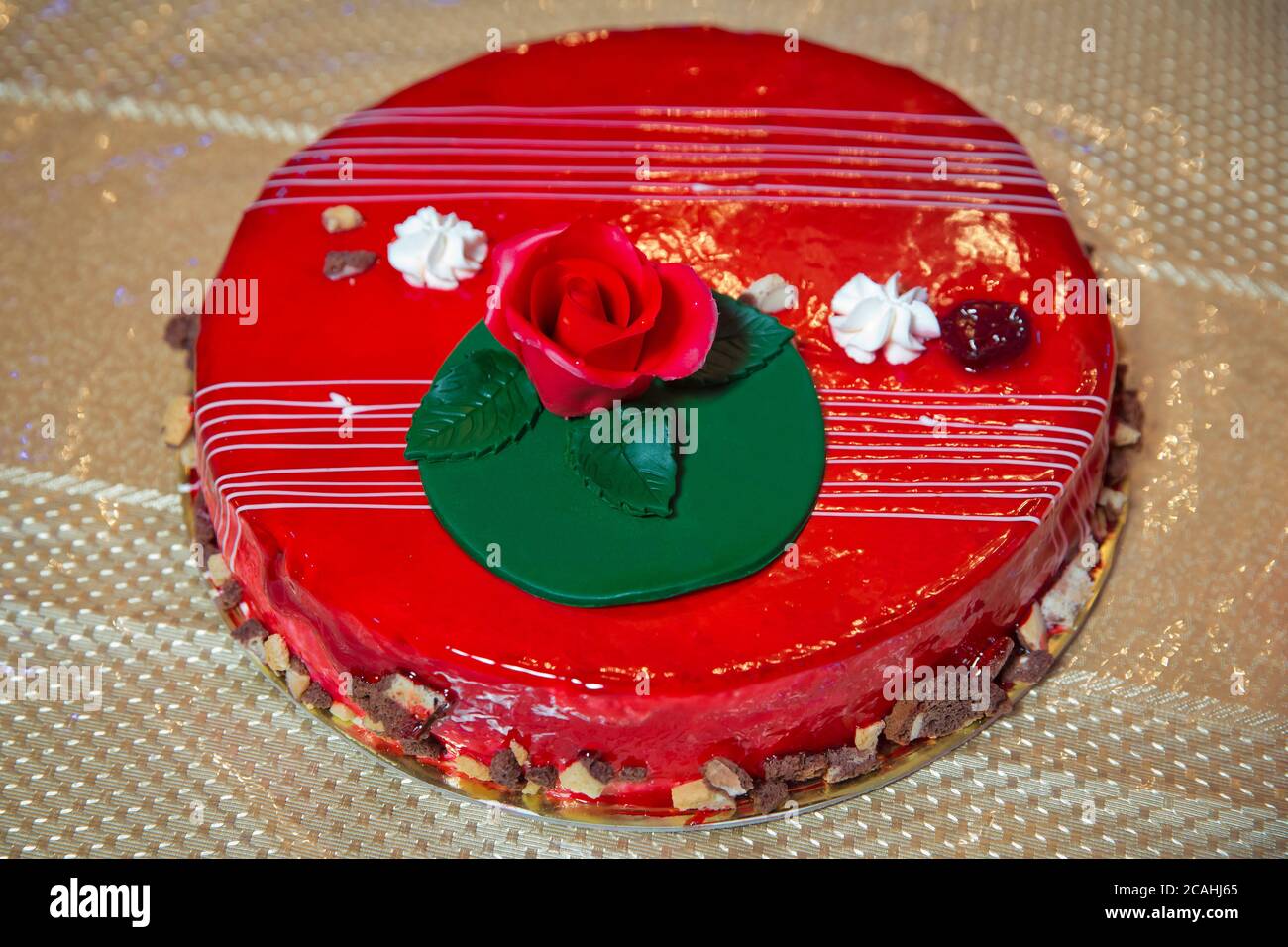 Red flowers on the cake . Red rose on the cake . Red round cake Stock ...