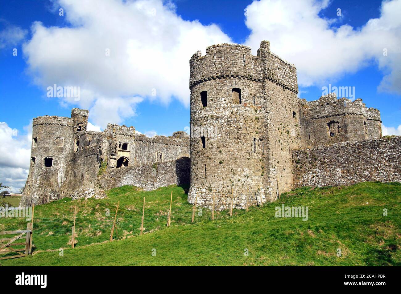 12th century castle location hi-res stock photography and images - Alamy