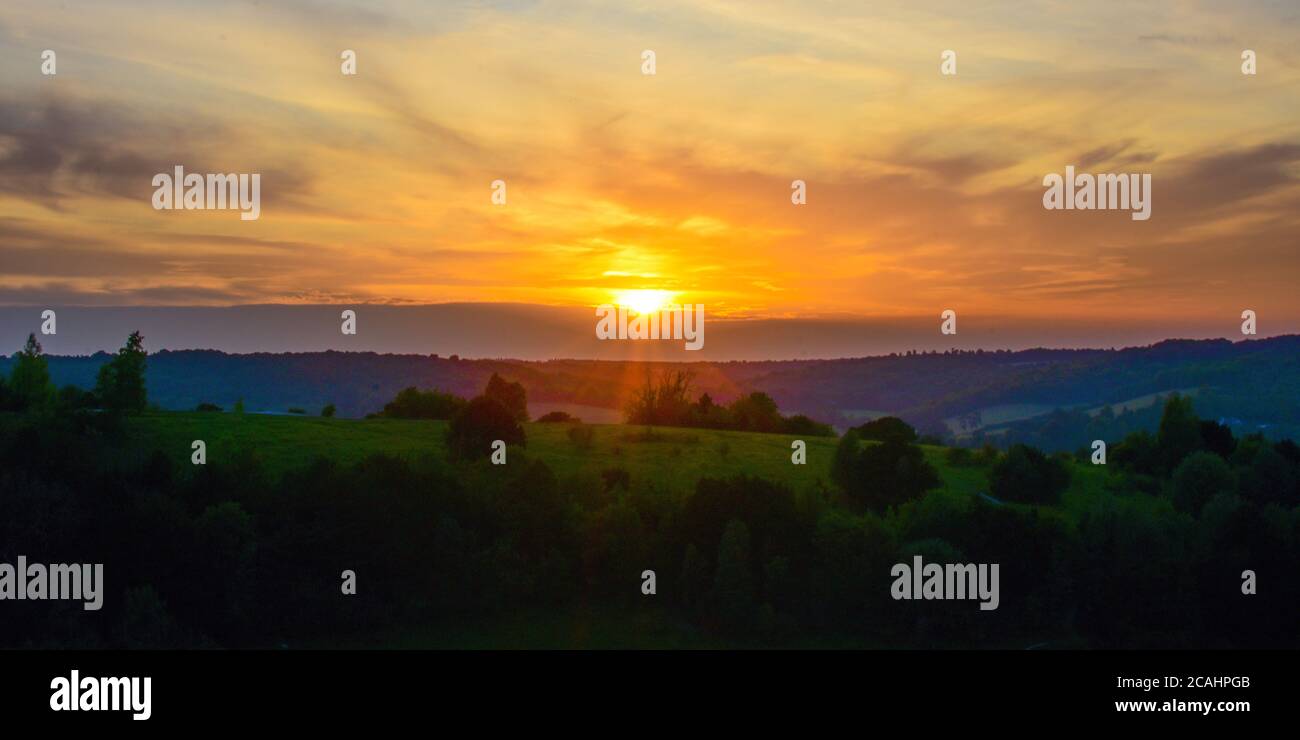 Surrey hills summer and walk hi-res stock photography and images - Alamy
