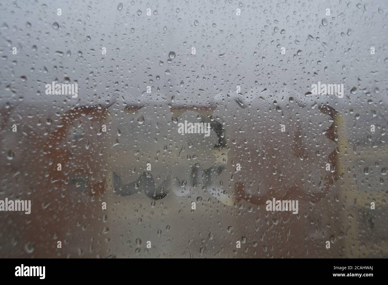 Real rain drops hi-res stock photography and images - Alamy