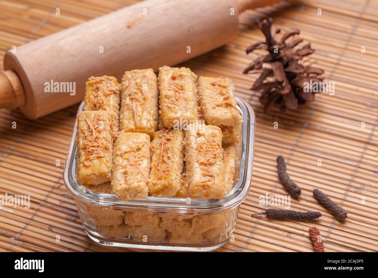 Kaasstengels or Kastengel Kue Keju or Dutch Indonesian cheese stick ...