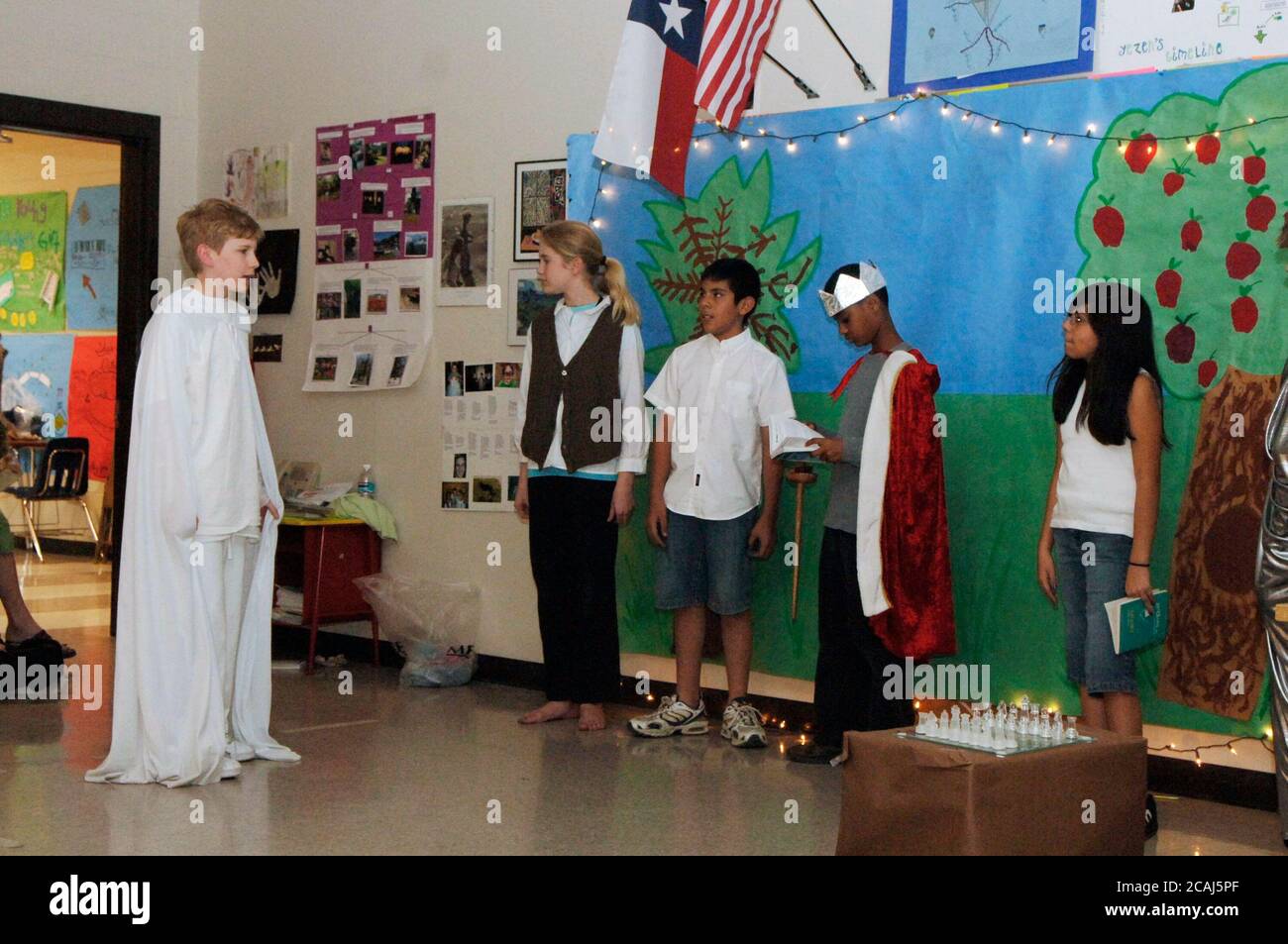 Austin, Texas USA, April 7 2006: Sixth grade students study Shakespeare ...