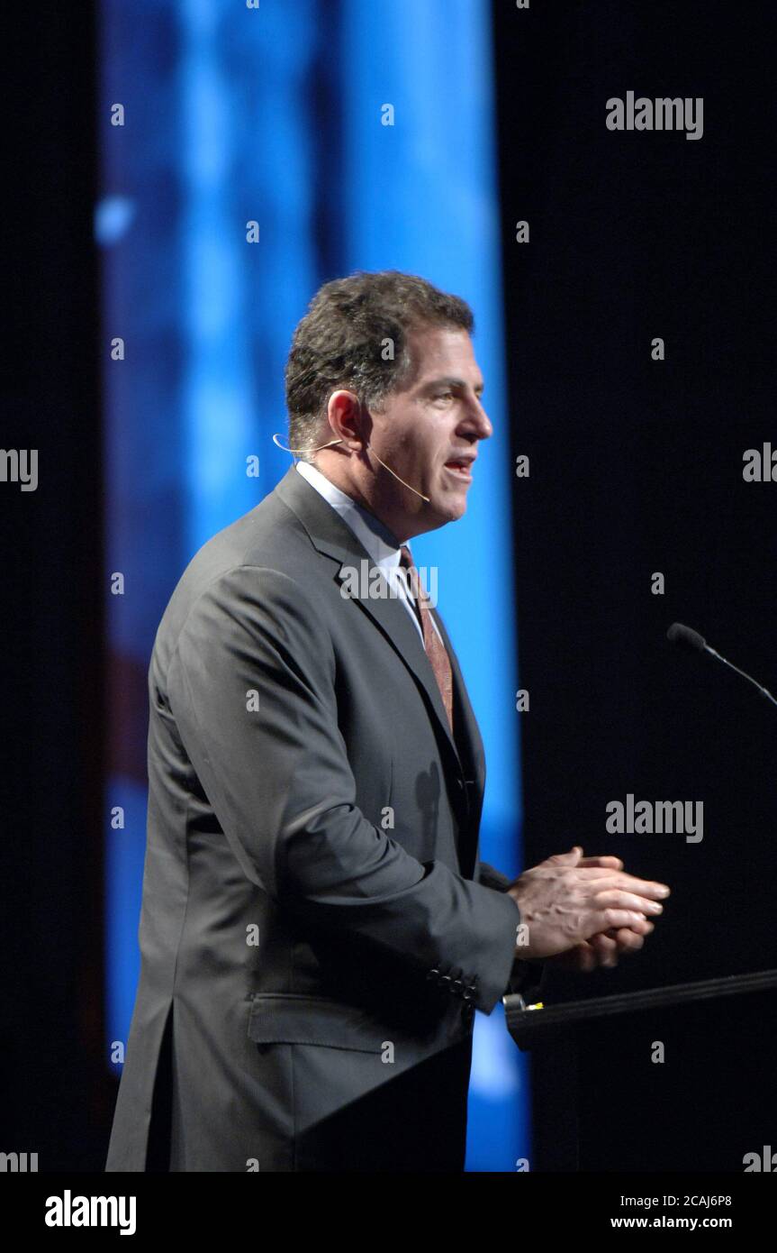 Technology gathering hi-res stock photography and images - Alamy