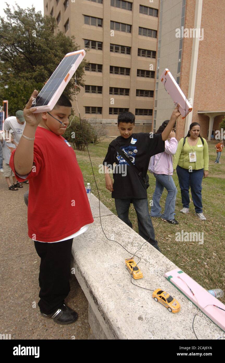 Solar engineering hi-res stock photography and images - Alamy