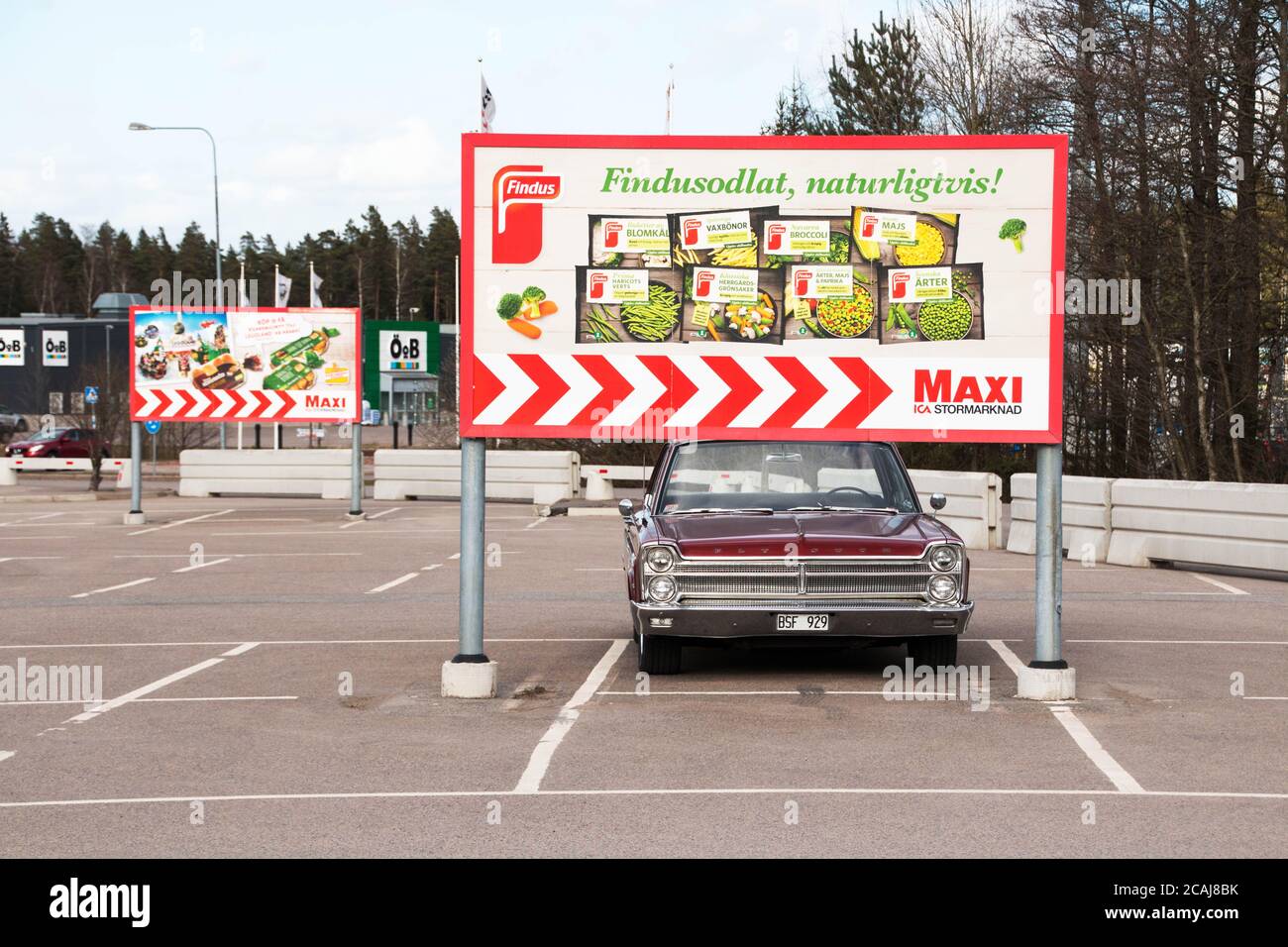 Car parked in Ica Maxi parking. Photo Jeppe Gustafsson Stock Photo - Alamy