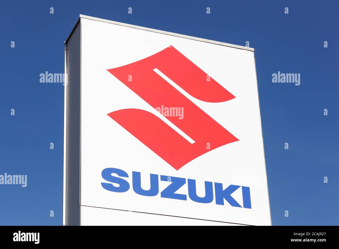 Suzuki car logo hi-res stock photography and images - Alamy