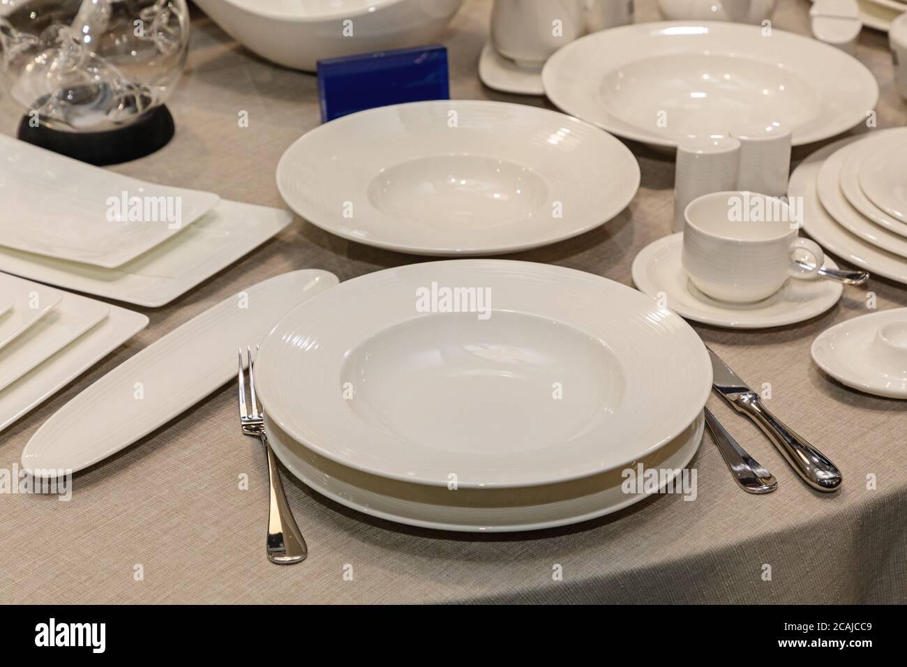 Dining table setup hi-res stock photography and images - Alamy