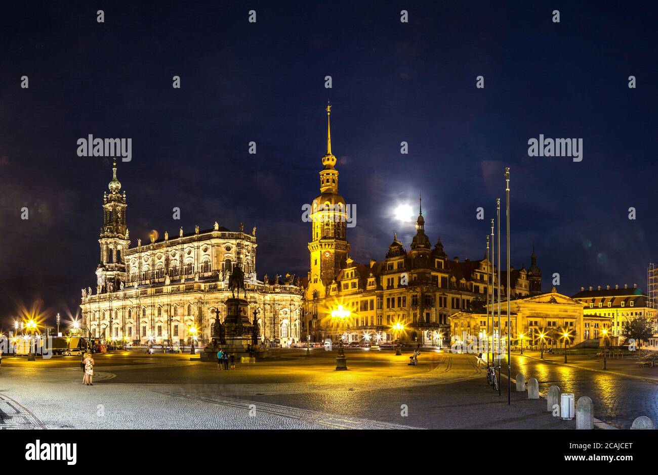 Night view of Dresden. Beautiful summer night Stock Photo - Alamy