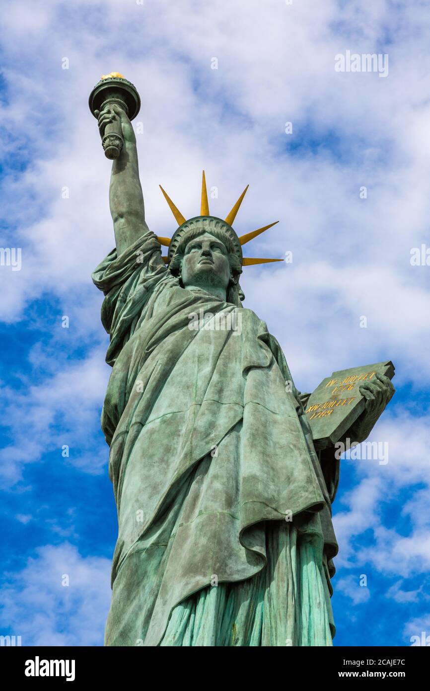 Statue of liberty in a beautiful summer day Stock Photo - Alamy