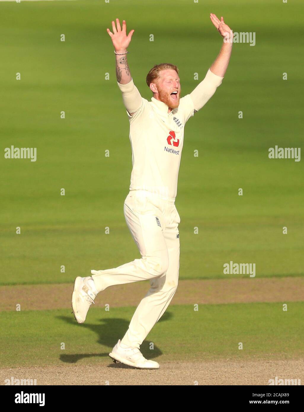 Ben stokes test match celebrations hi-res stock photography and images ...