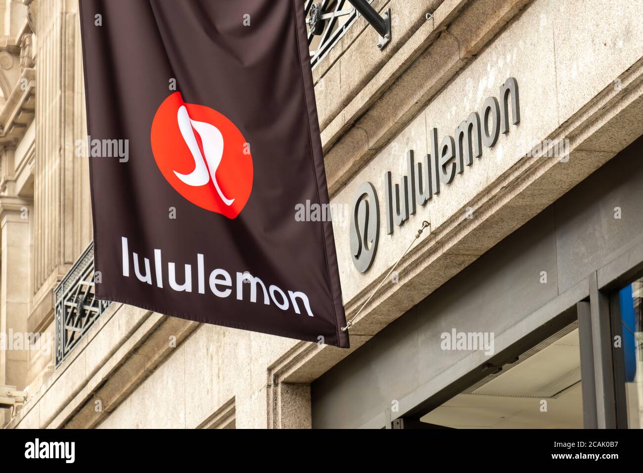 London- Lululemon retail store signage in London's West End Stock Photo ...