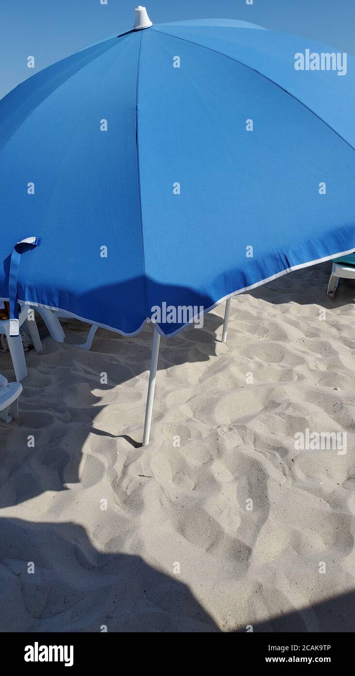 Clear dome umbrella hi-res stock photography and images - Alamy