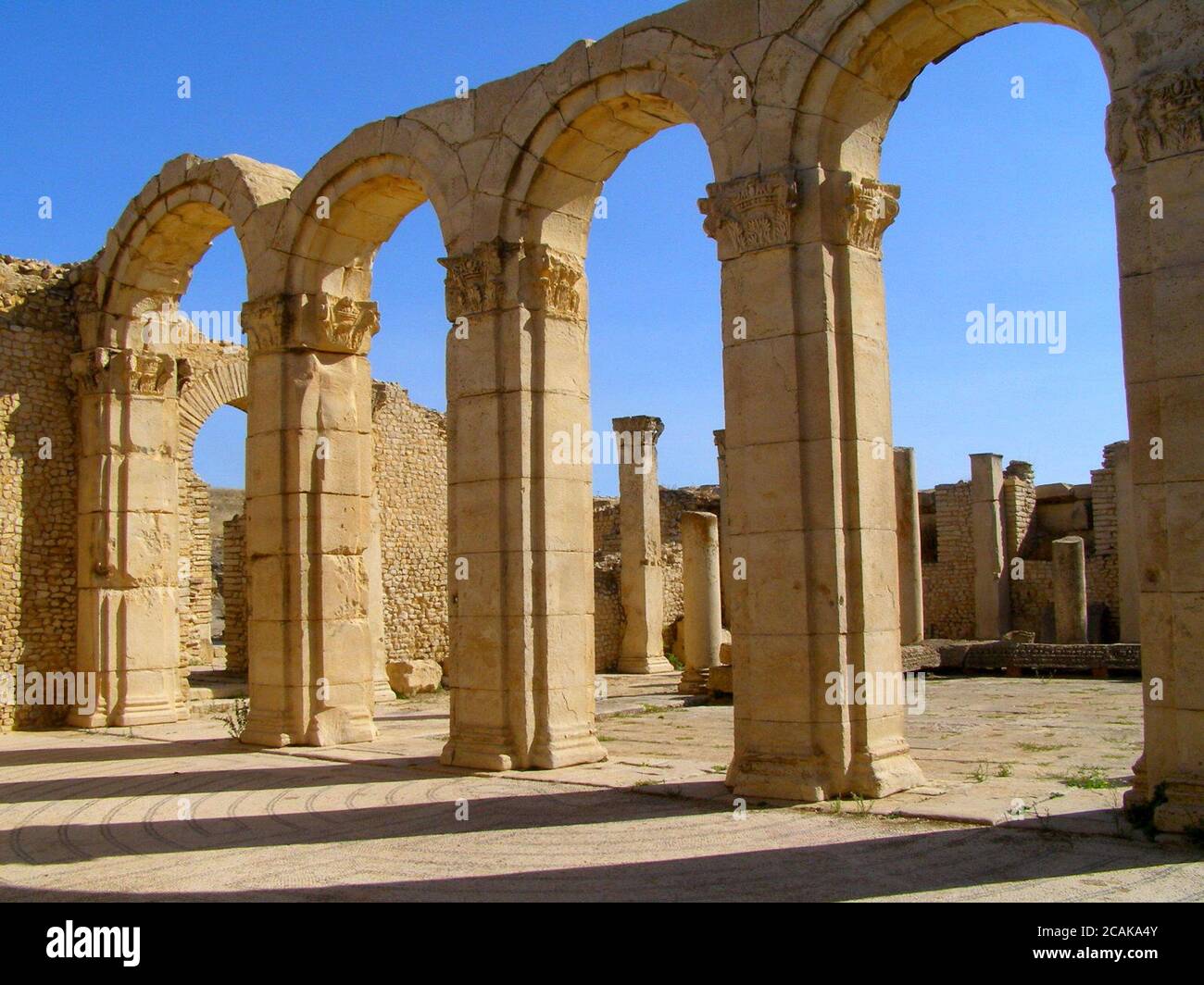 MAKTHAR, TUNISIA. ANCIENT MAKTARIS, ROMAN RUINS IN CENTRAL TUNISIA ...