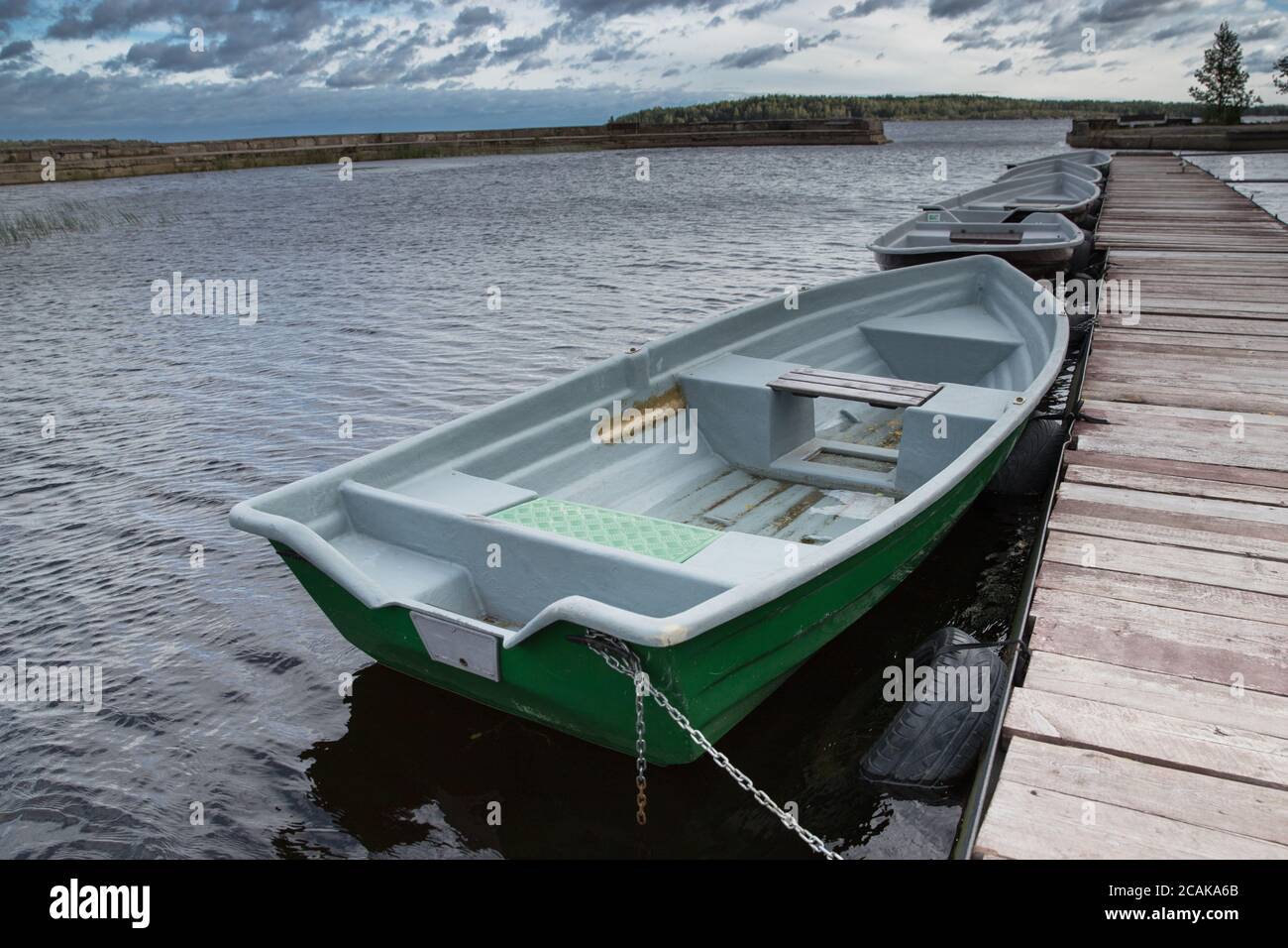 Empty boats hi-res stock photography and images - Alamy