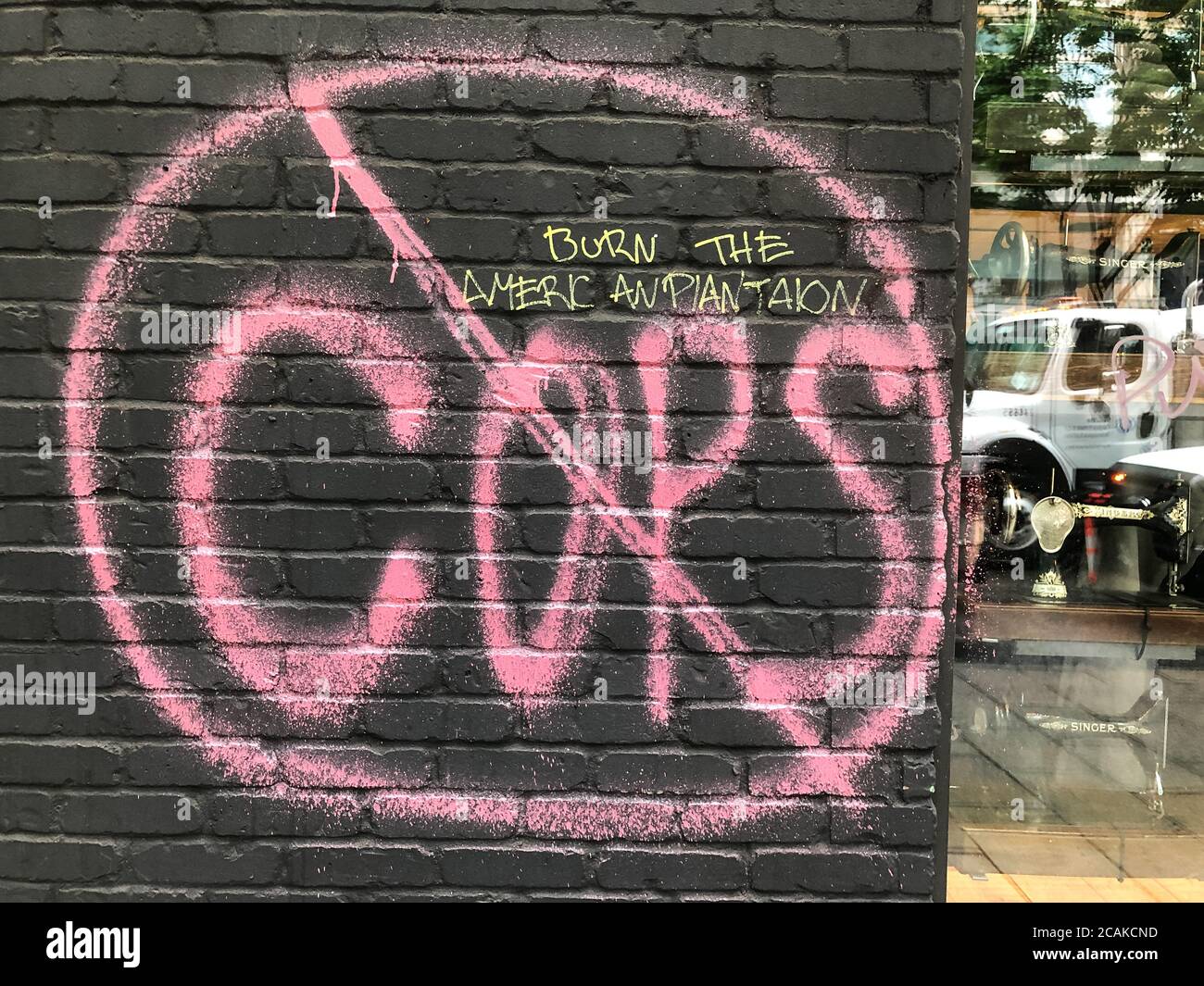 Crime business riot damage hi-res stock photography and images - Alamy