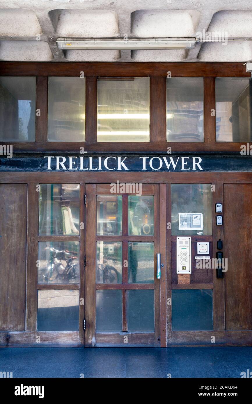 High rise entrance hi-res stock photography and images - Alamy