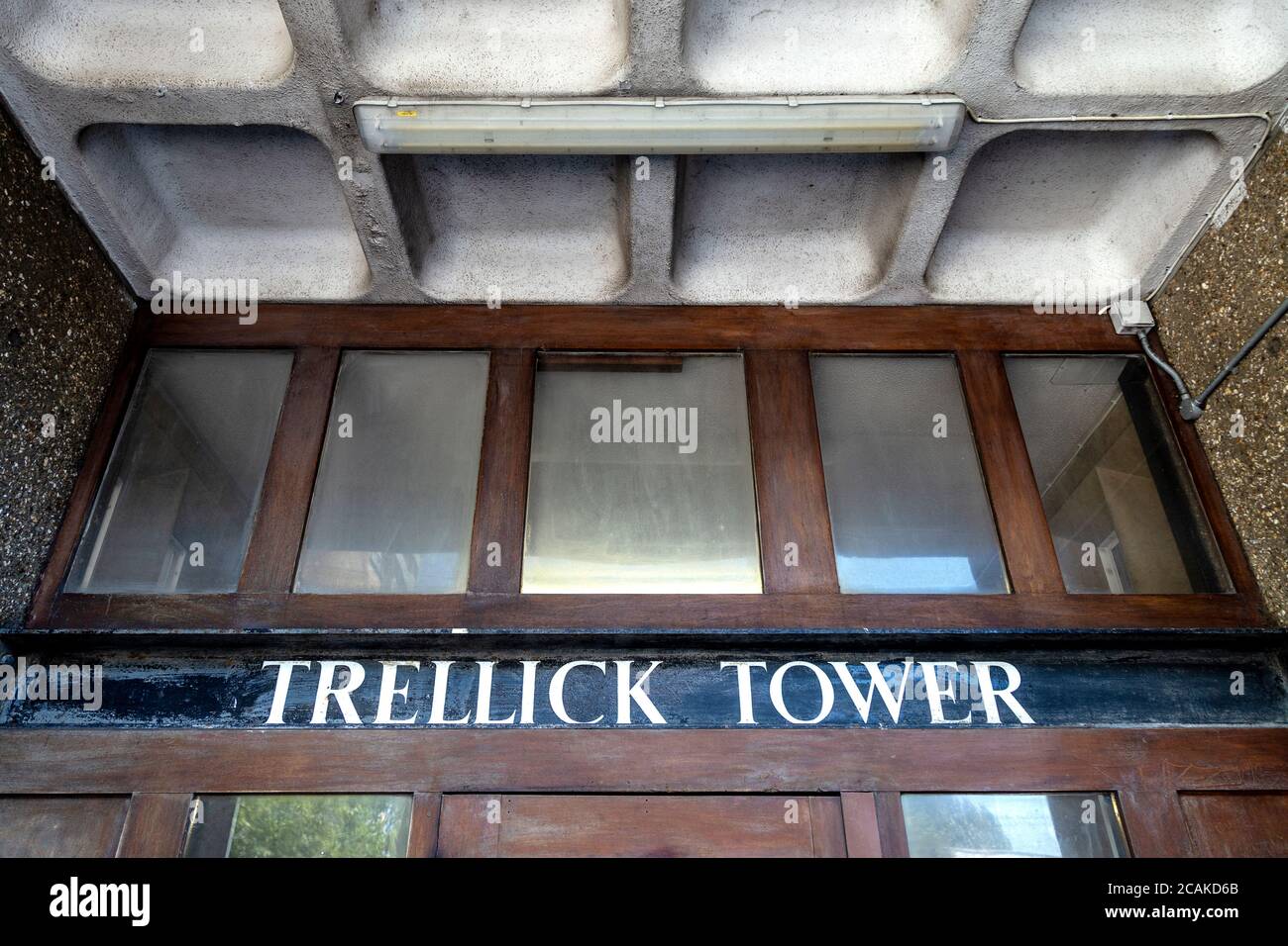 High rise entrance hi-res stock photography and images - Alamy