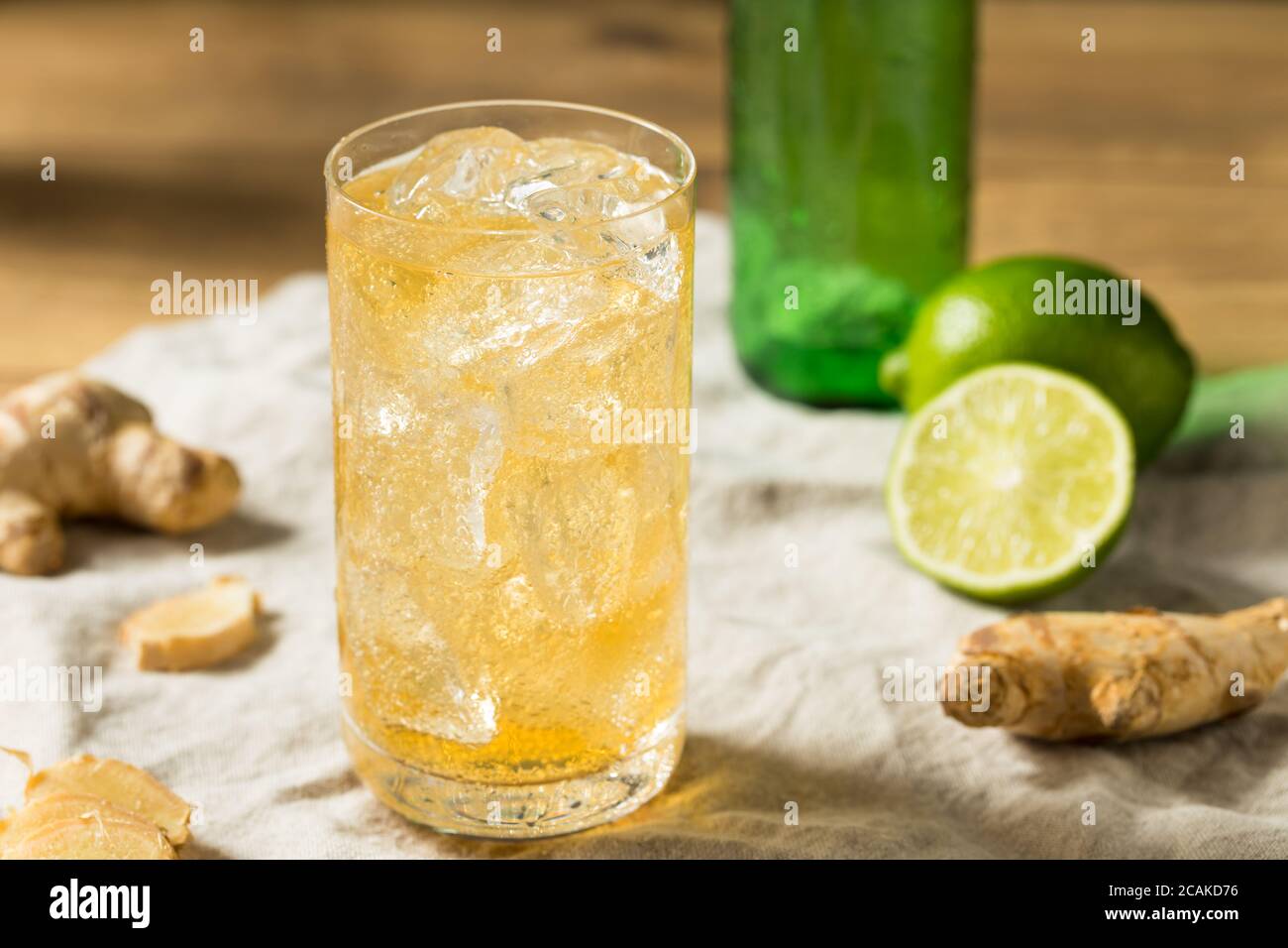 Refreshing leaf hi-res stock photography and images - Alamy